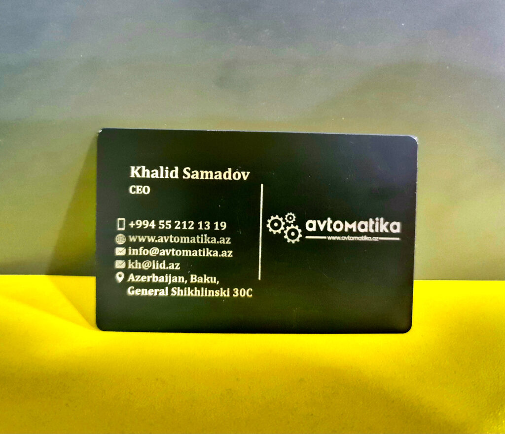 Vizitkalar əsasən 350 qr kağızdan hazırlanır. Lakin hər 350qr